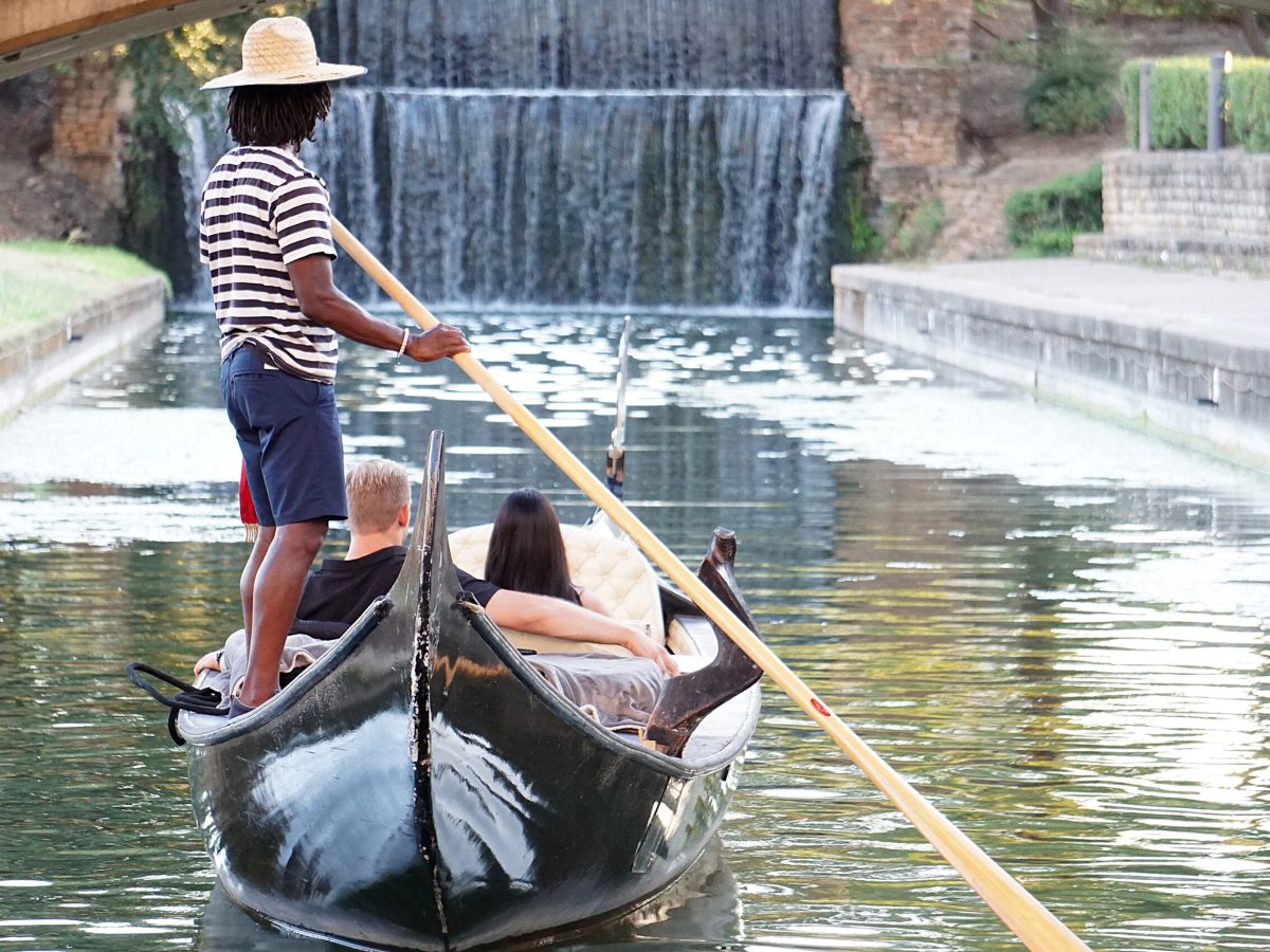 Gondola Adventures Irving | Venetian Gondola Rides in Irving, TX
